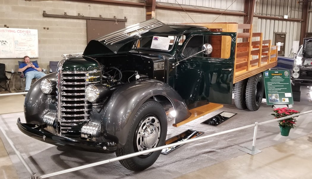 Old Cars Reader Wheels: 1939 Diamond T 406 truck - Old Cars Weekly